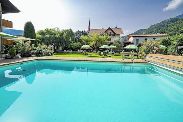 Apartment 'Rosalie  11' With Mountain View, Shared Pool And Wi-fi - Merano