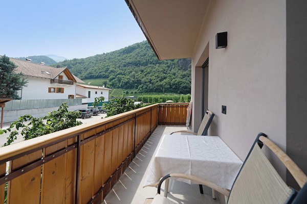 Appartement 'Rosalie 4' Avec Vue Sur Les Montagnes, Piscine Partagée Et Wi-fi - Lana