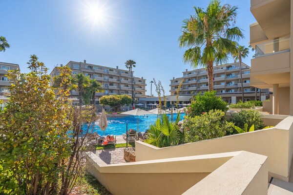 Apartment 'Plaza Resort' With Mountain View, Wi-fi And Air Conditioning - Portimão