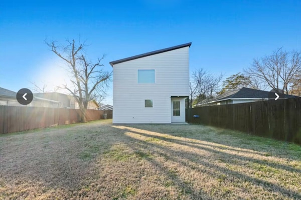 Stylish Urban Escape In The Heart Of Dallas - Irving, TX