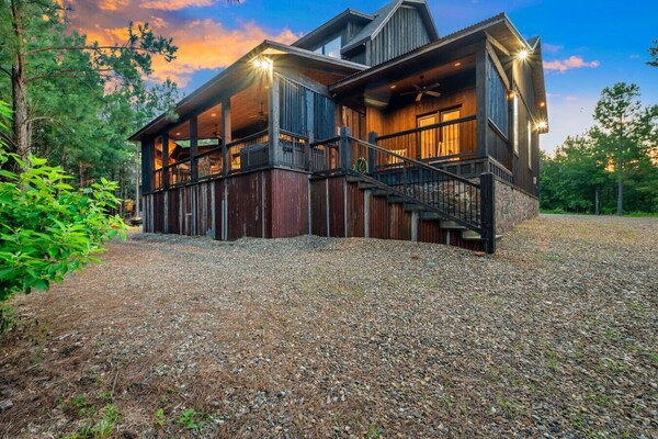 Moonshine Mountain · Game Room: Skeeball + Air Hockey | Sleeps 25! - Broken Bow, OK