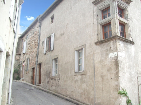 Homerez - Maison Renaissance à Caunes-minervois - Aube