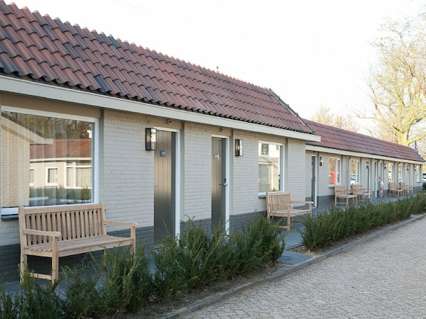 Your Gateway To Dutch Nature & City Lifesoest Hotel With Perks - 2 Units - Amersfoort