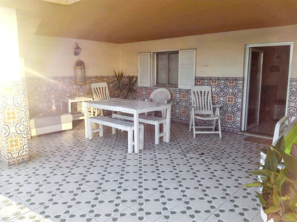 Homerez - Charming House In Requião With Shared Pool - Ronfe