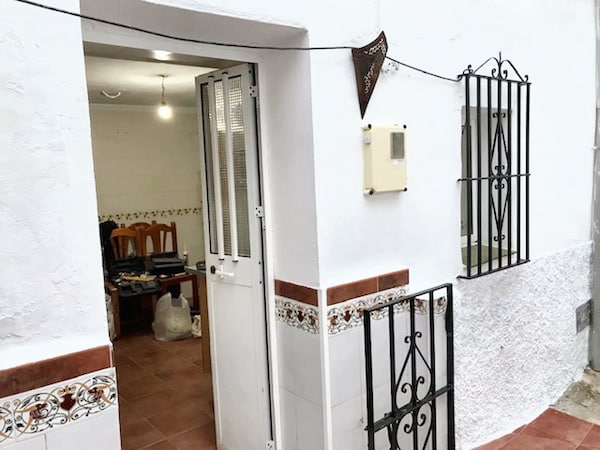 Homerez - Spacious House In Benalauría With Fireplace - Júzcar