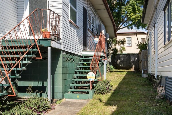 Cricket Fans Choice | 2br Walk To Gabba & Ferry - Balmoral