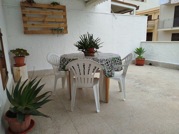 Cozy Vacation Home In Terrasini A Stone's Throw From The Sea And The Historic Center. - Terrasini