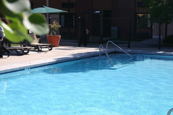 Tranquil Getaway Perfect For Families & Pet Lovers In Cedar! Pool Access! - Utah