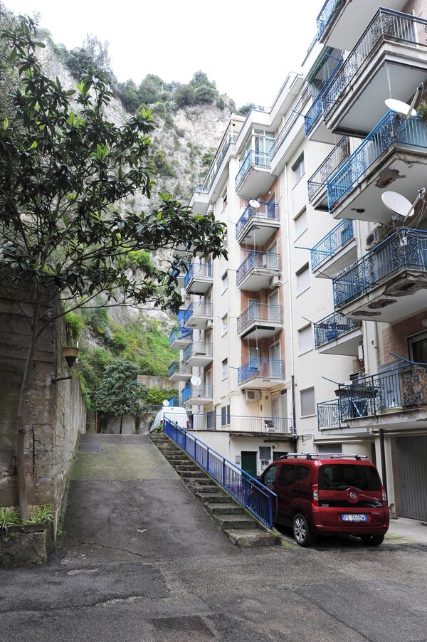 Homerez - Charming Apartment In Maiori, 65 M², Balcony - Maiori