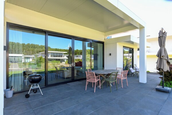 Ferienvilla Bloem Nr. 350 | Luxuriöse 8-personen-villa Am Wasser Mit Privatem Bootssteg, Sonnigem Garten Und Großem Grill. Liegt Im Villa Resort Harderwold, In Der Nähe Von Harderwijk Und Dem Veluwemeer! - Lelystad