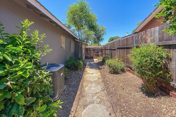 Pet & Family-friendly, 4br Grill & Chill - Citrus Heights, CA