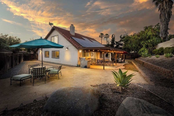5 Bedroom Home With Firepit - Poway, CA