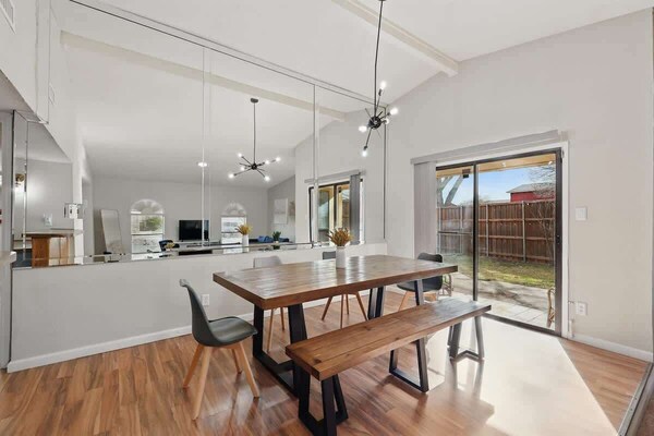 Luxury Retreat In Carrollton - Pool, Patio & More - The Colony, TX