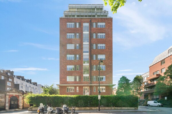 Roland House - Deluxe Studio C - Marylebone