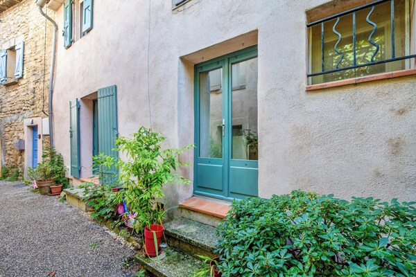 Homerez - Charming House In Bonnieux With Terrace And Garden View - Apt