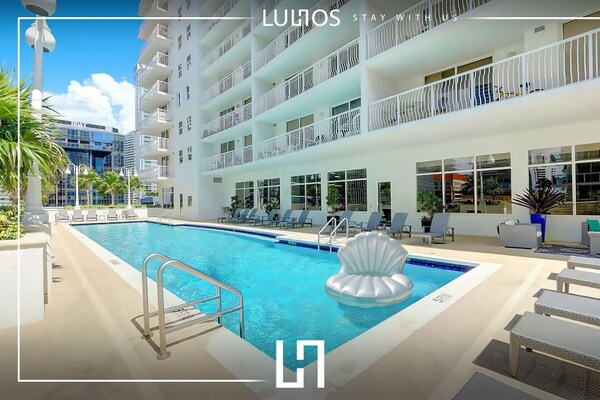 3br Brickell Stay W/ Balcony & Fun Amenities - Miami, FL