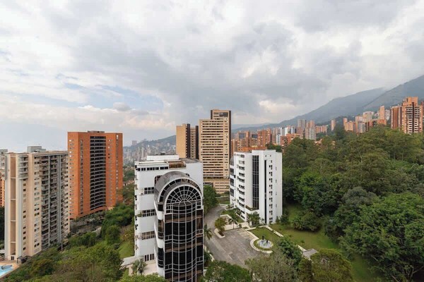 |Ep| Premium Loft W/balcony, Views, Fast Internet - Medellín
