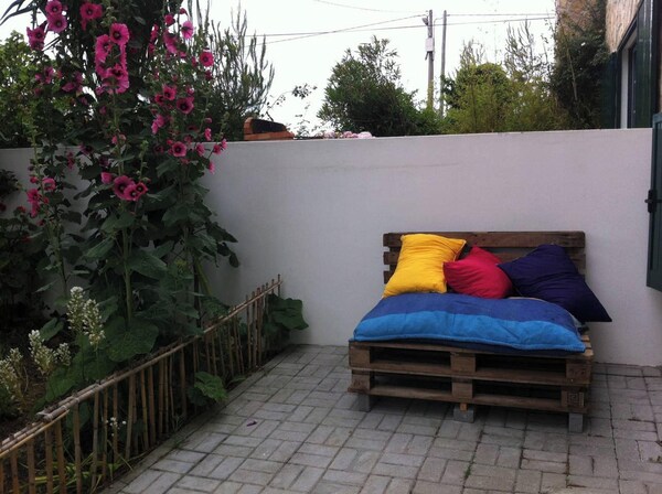 Homerez - Charming House In Nazaré With Fireplace - São Martinho do Porto