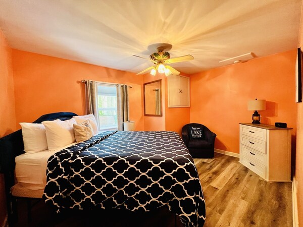 Suite-oversized-ensuite With Jet Bath-courtyard View-ss Post Boy Suite - New Buffalo, MI
