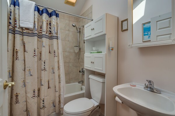 Captain Whittaker - 2 Bedroom, 2 Bath - New Buffalo, MI