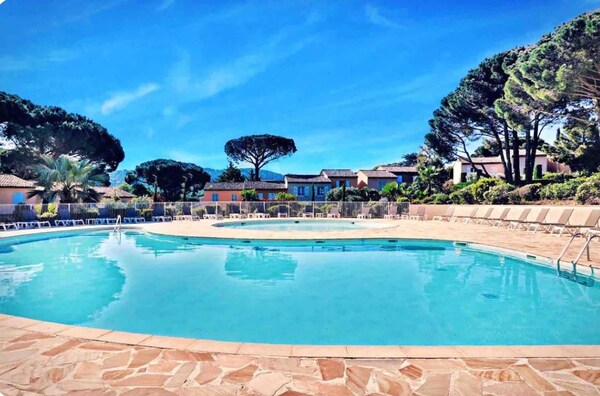 Homerez - Spacious House With Shared Pool In Gassin - Plage de Pampelonne