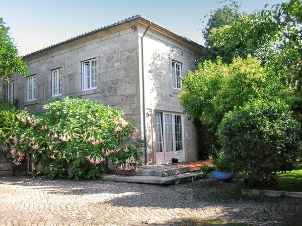 Homerez - Villa In Pedraça, Pool - Mondim de Basto