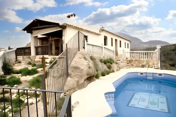 Homerez - Elegant Villa In Vélez-rubio With Private Pool - Vélez-Rubio