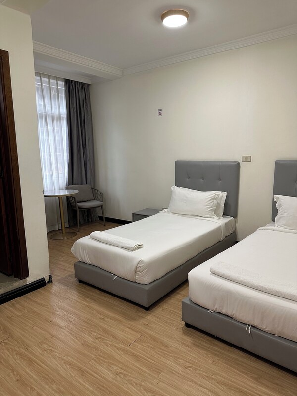 Welcoming Cozy Bed & Breakfast With Wifi In Vibrant Addis Ababa - アジス・アベバ