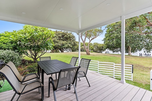 Ondina Cottage Serene Waterfront Haven With Jetty - Ettalong Beach