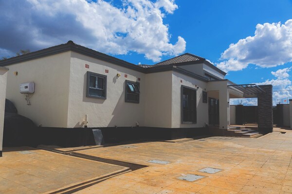 Charming 3-bedroom House With Wifi, Ac In Wonderful Lilongwe - Lilongwe