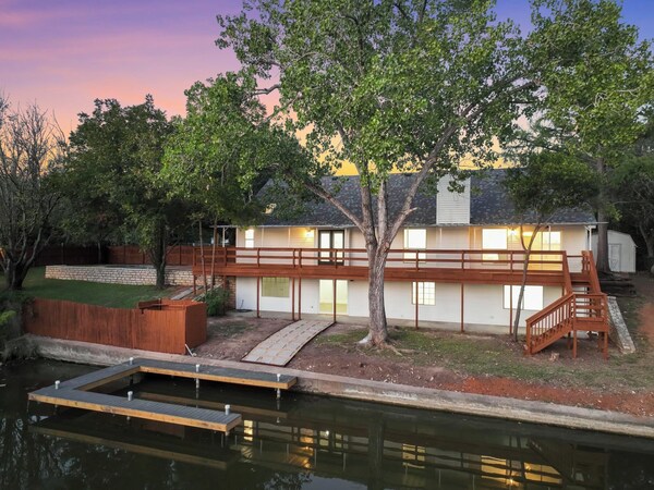 Lakefront 5br W/ Pool & Dock - Granbury, TX