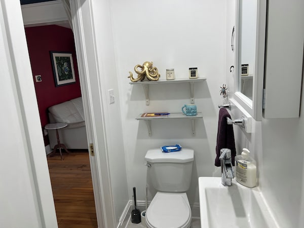 Private Suite Short Walk To Downtown - Charlottetown