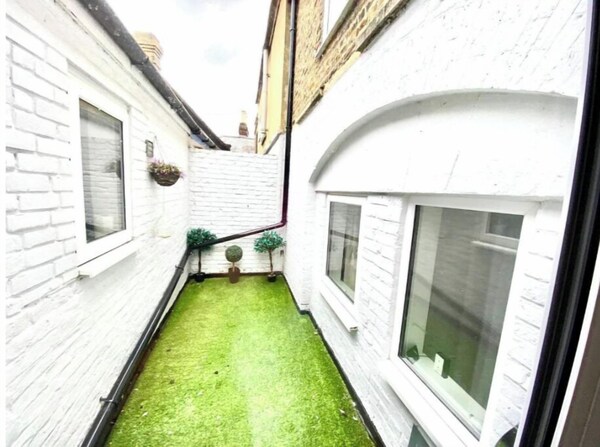 Berkshire Apartments - Bracknell
