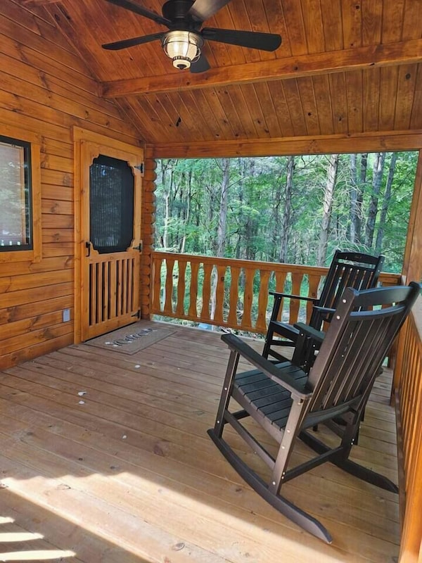 Sassafras Cabin At Lost Trails - Clifty Falls State Park, Madison