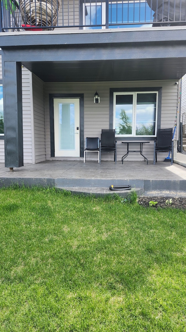 Charming 1-bedroom Walkout Pond Backing Suite With Fitness Machine, Ac And Bbq - Alberta