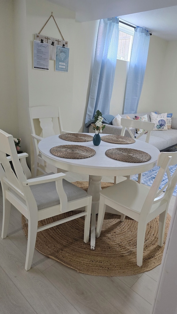 Embrun Getaway Near Calypso | 1br, Kitchen, Laundry, Free Parking - Ottawa