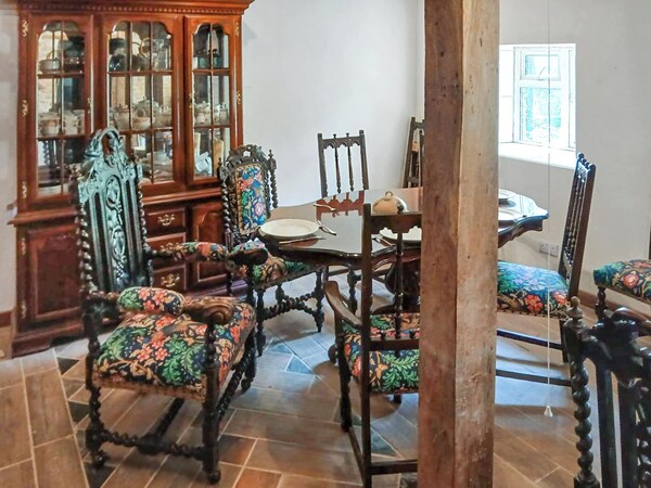 6 Bedroom Accommodation In Beaminster - Devon