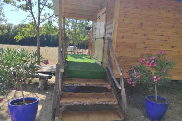 Homerez - Roulotte à La Campagne Avec Son Spa à Cabariot - Charente-Maritime