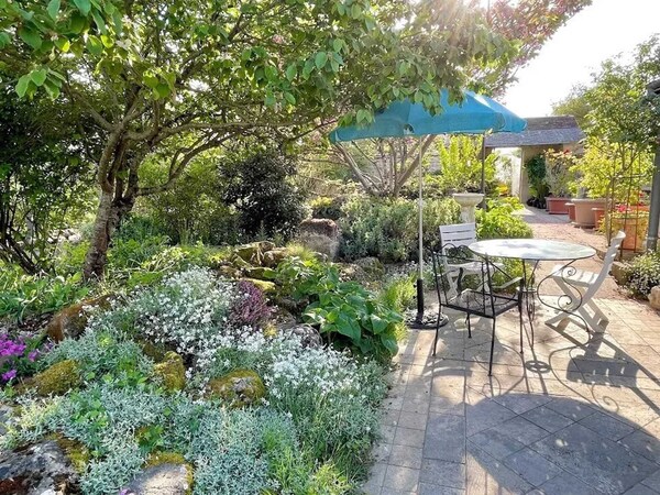 Homerez - Cozy House In Bréhémont With Peaceful Garden - Langeais