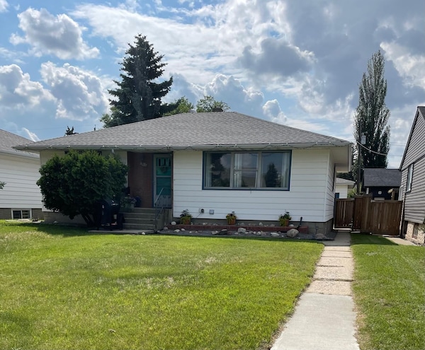 Serenity In Grovenor - St. Albert
