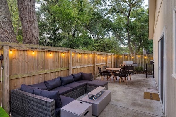 Arsenal Buyout By Avantstay | 2 Homes Near Sullivans Island W/ Outdoor Dining - Charleston, SC