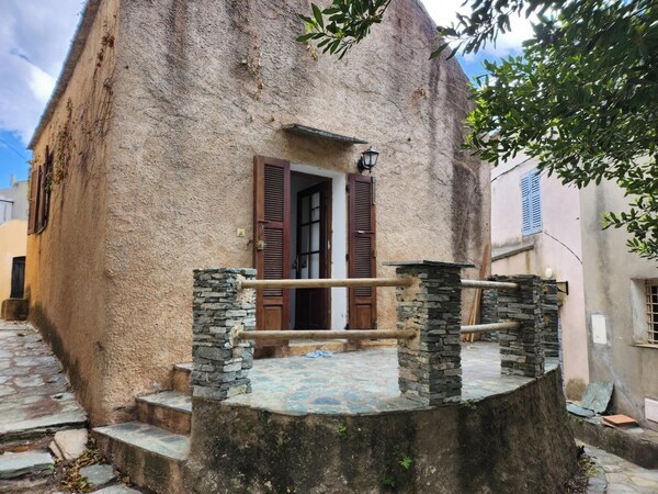 Homerez - Maison Confortable à Rogliano Avec Terrasse Et Jardin - Cap Corse