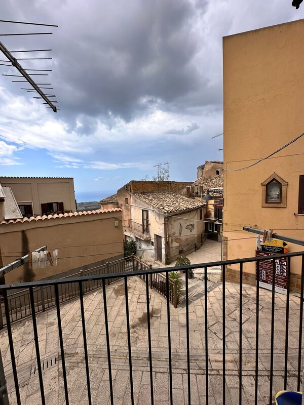 Agrigento Old Town. Charming Flat By Cathedral And Main Avenue. Historic Vibe. - Agrigento