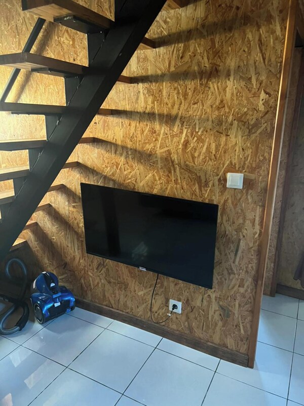 Homerez - Chalet Charmant à Saint Paul Avec Terrasse Privée - La Réunion