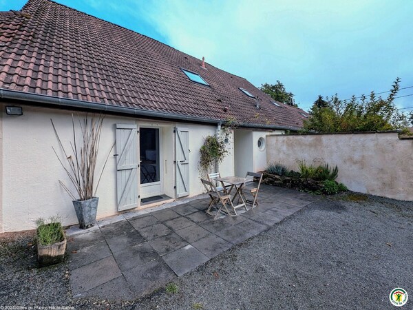 Spacious Lodging In Southern Vosges With Garden And Secure Parking - Belfort