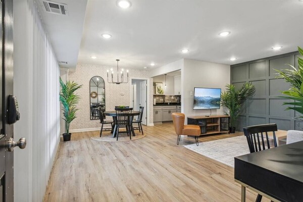 This Apartment Is A 1 Bedroom(s), 1 Bathrooms, Located In Hampton, Va. - Newport News, VA