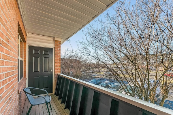 This Apartment Is A 1 Bedroom(s), 1 Bathrooms, Located In Hampton, Va. - 햄프턴