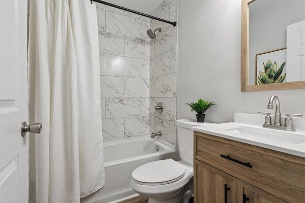 This Apartment Is A 0 Bedroom(s), 1 Bathrooms, Located In Hampton, Va. - Hampton, VA