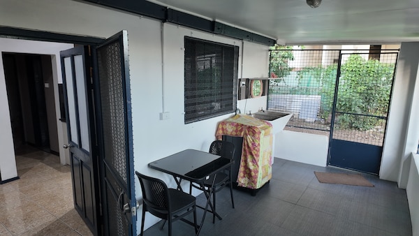 Jetsetters Haven: Cozy 2-bedroom Flat Near Nadi Airport & Entertainment - Nadi