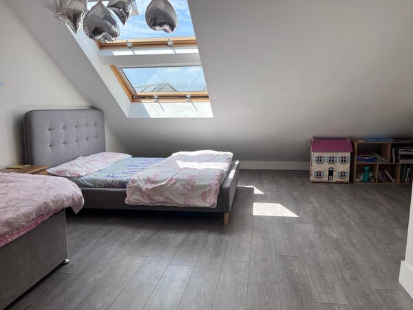 Spacious  Double Bedroom With Ensuite Bathroom Available To Rent - Maynooth